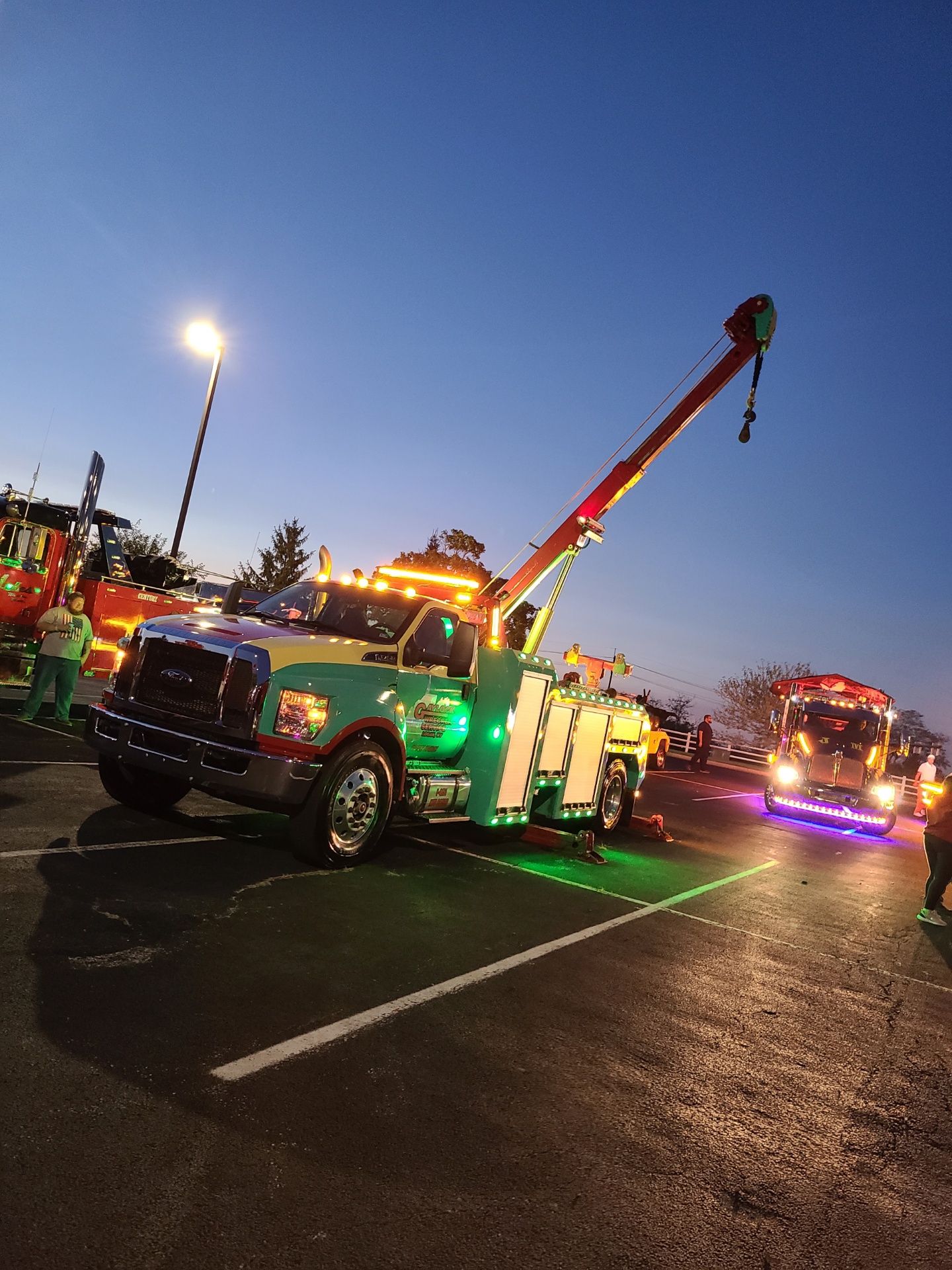 Light, Medium & Heavy Duty Towing & Recovery 24/7 Service